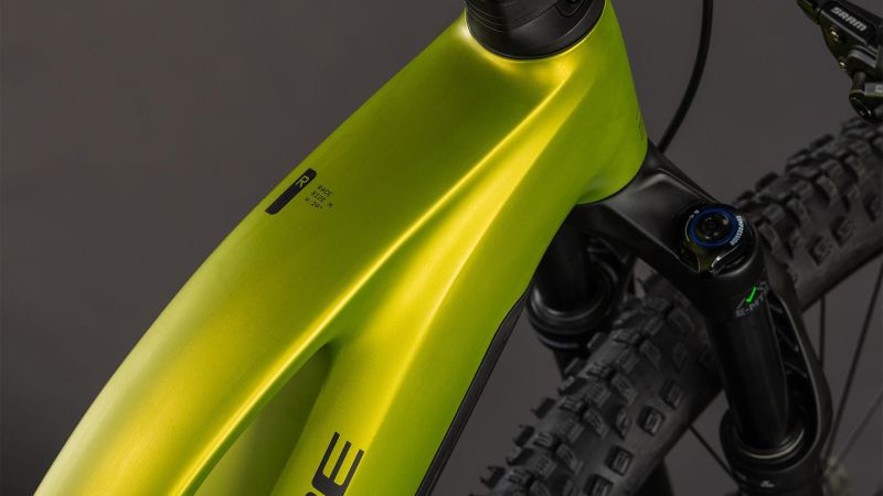 Cube Reaction Hybrid Race 800 lizard´n´black 2026 – Trapez